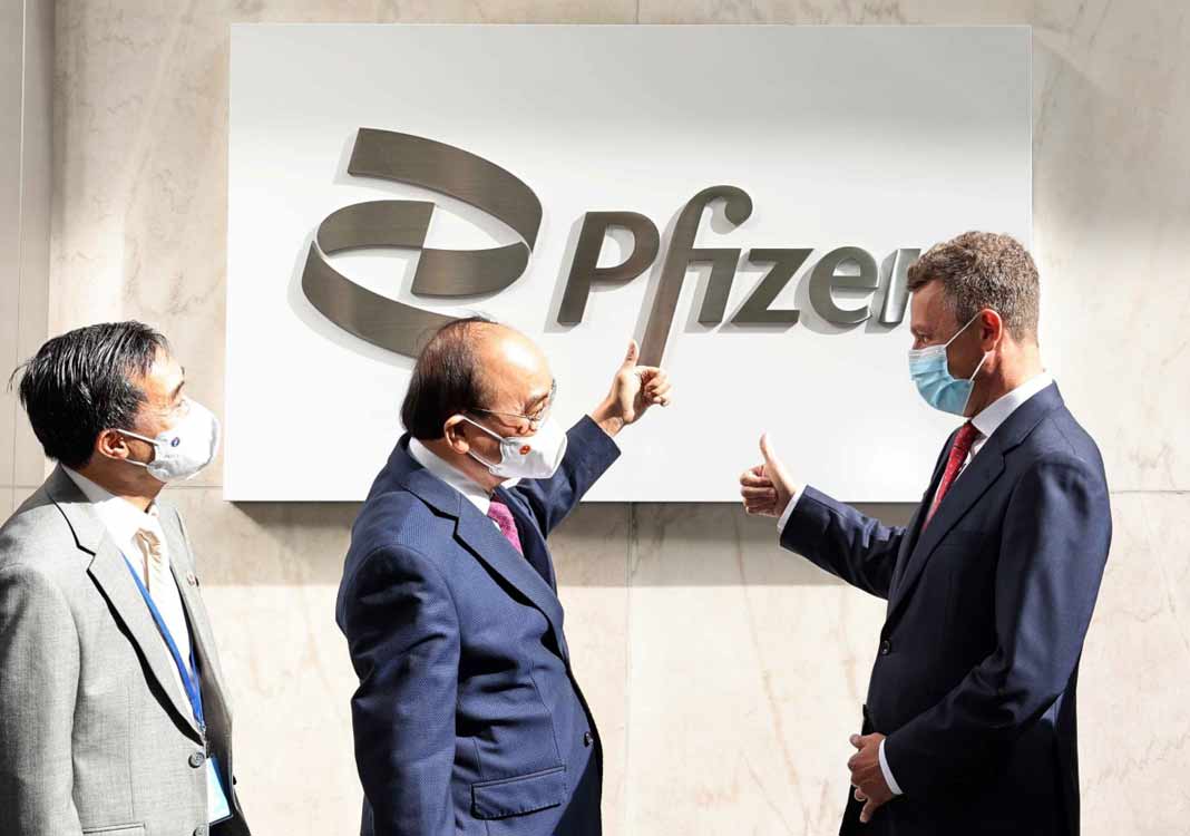 Pfizer commits to supplying 31 million vaccine doses to Vietnam this ...