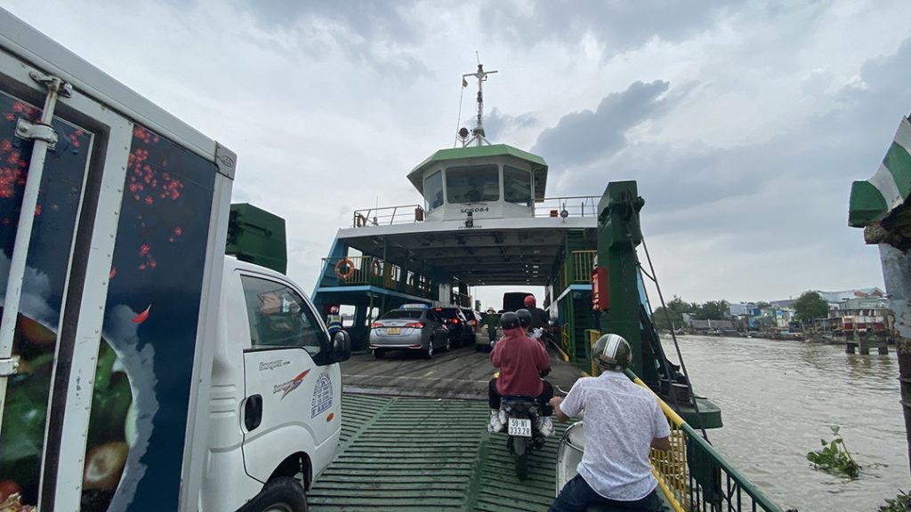 Drivers opt for ferry service after ETC launch on HCMC-Long Thanh-Dau ...
