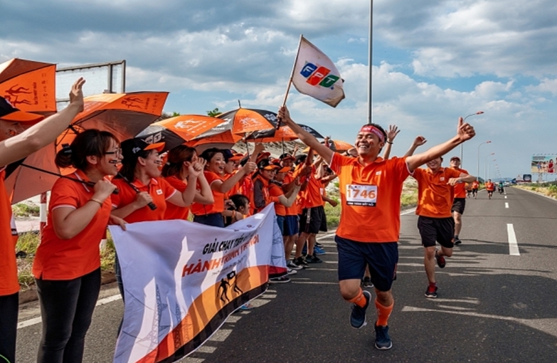 FPT rolls out massive charity run - The Saigon Times