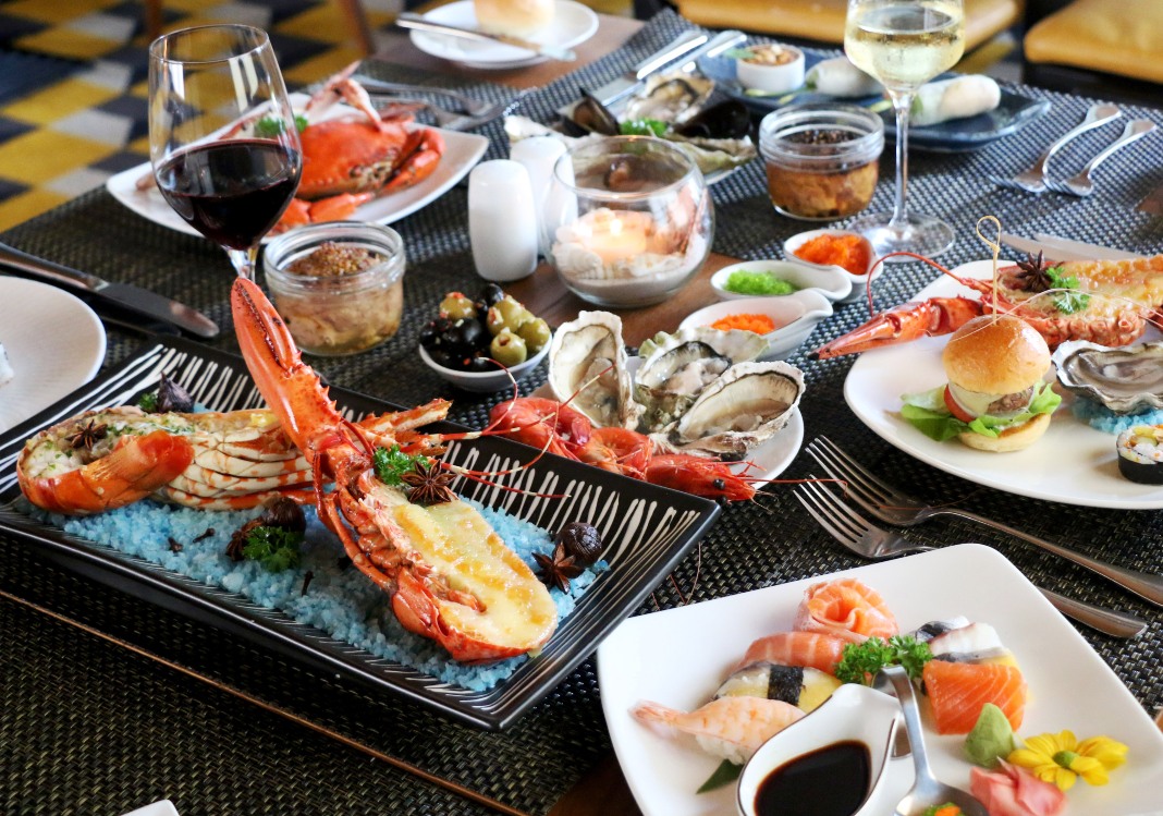 Seafood buffet at Mezz Restaurant - The Saigon Times