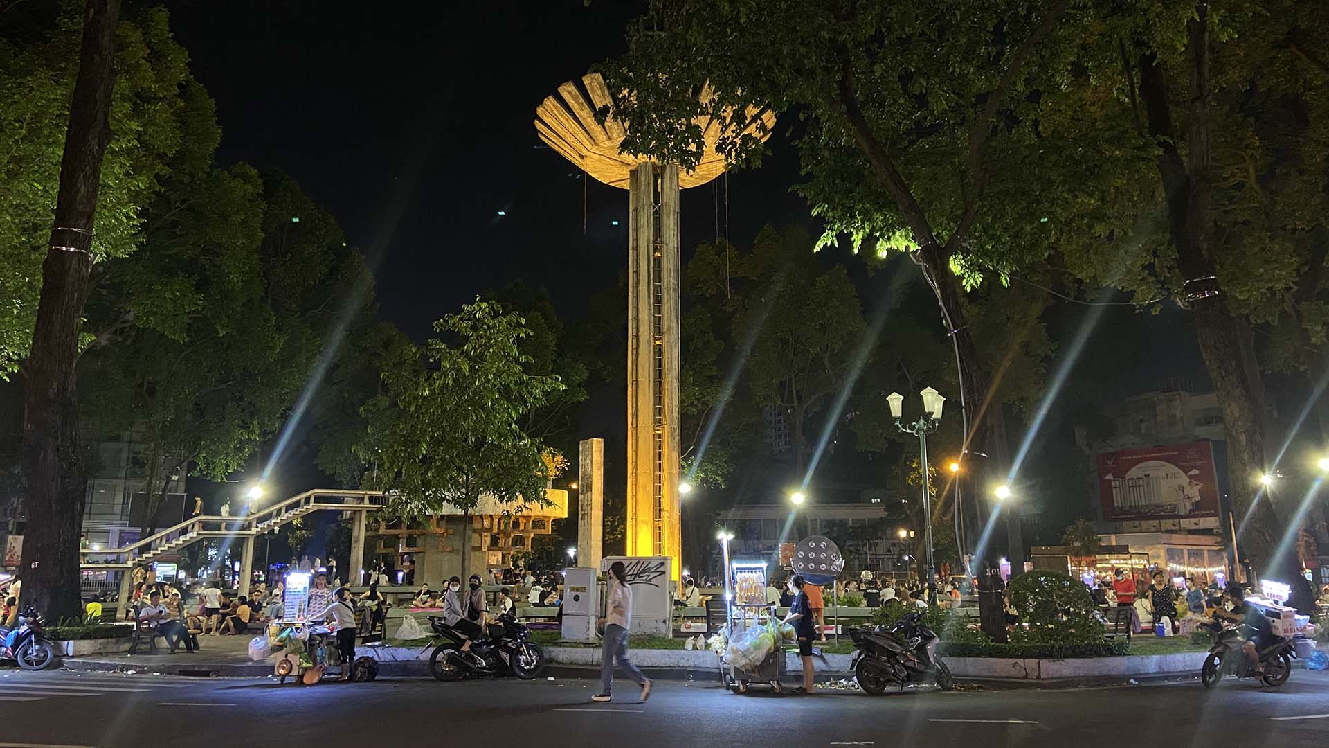 HCMC launches night tour - The Saigon Times