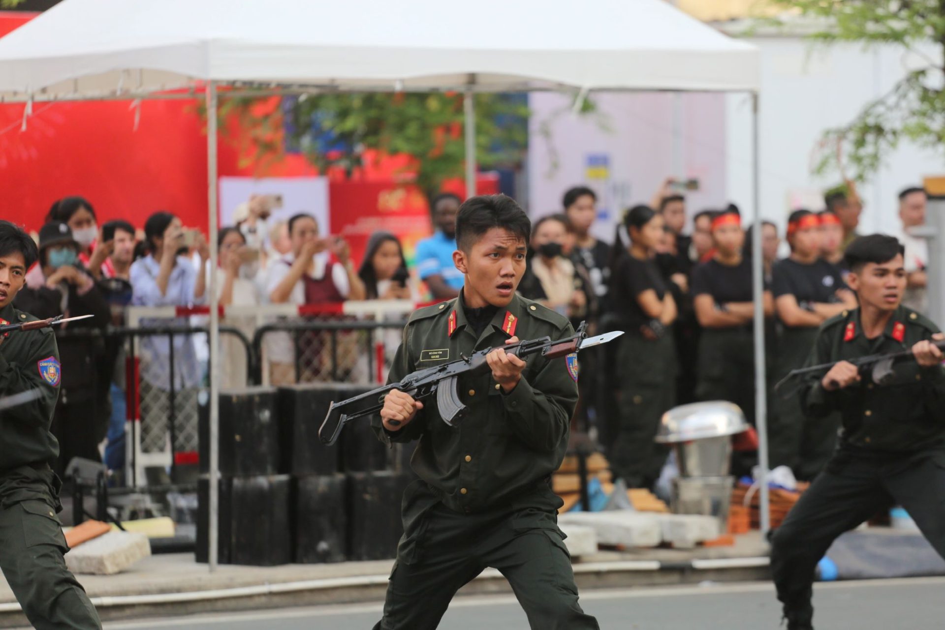 “Glory to Vietnam's People's Public Security Forces” program held in ...