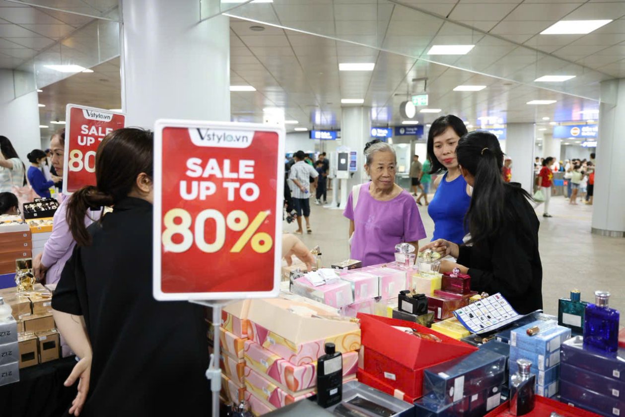 Retail, service revenue in August put at VND588 trillion - The Saigon Times