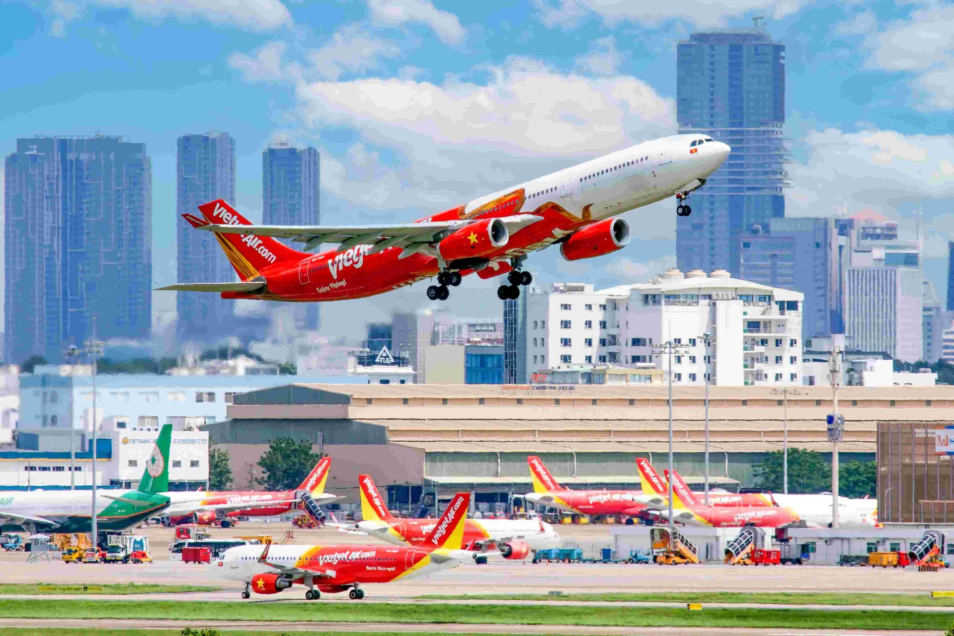 Book fall flights and receive countless promotions with Vietjet - The ...