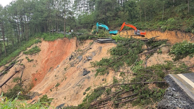 Emergency declared on Mimosa pass following storm damage - The Saigon Times