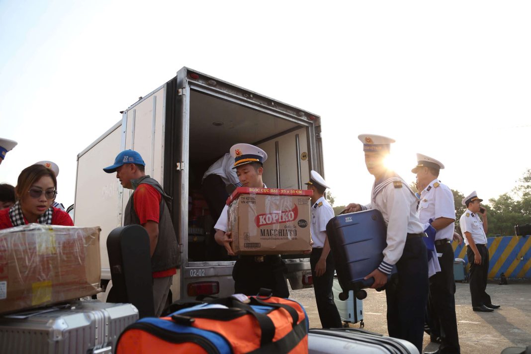 Spring voyage carries Tet spirit to DK1 platforms, Con Dao - The Saigon ...