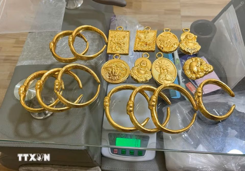 Police bust VND300 billion gold smuggling ring - The Saigon Times
